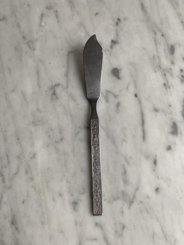 Vintage decorative butter knife – uneatelier